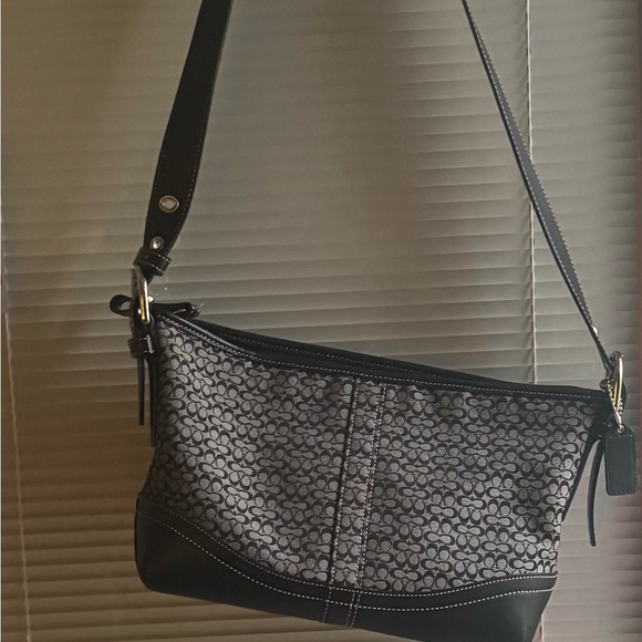 Coach | Bags | Coach Black And Gray Shoulder Bag With Textured Design ...